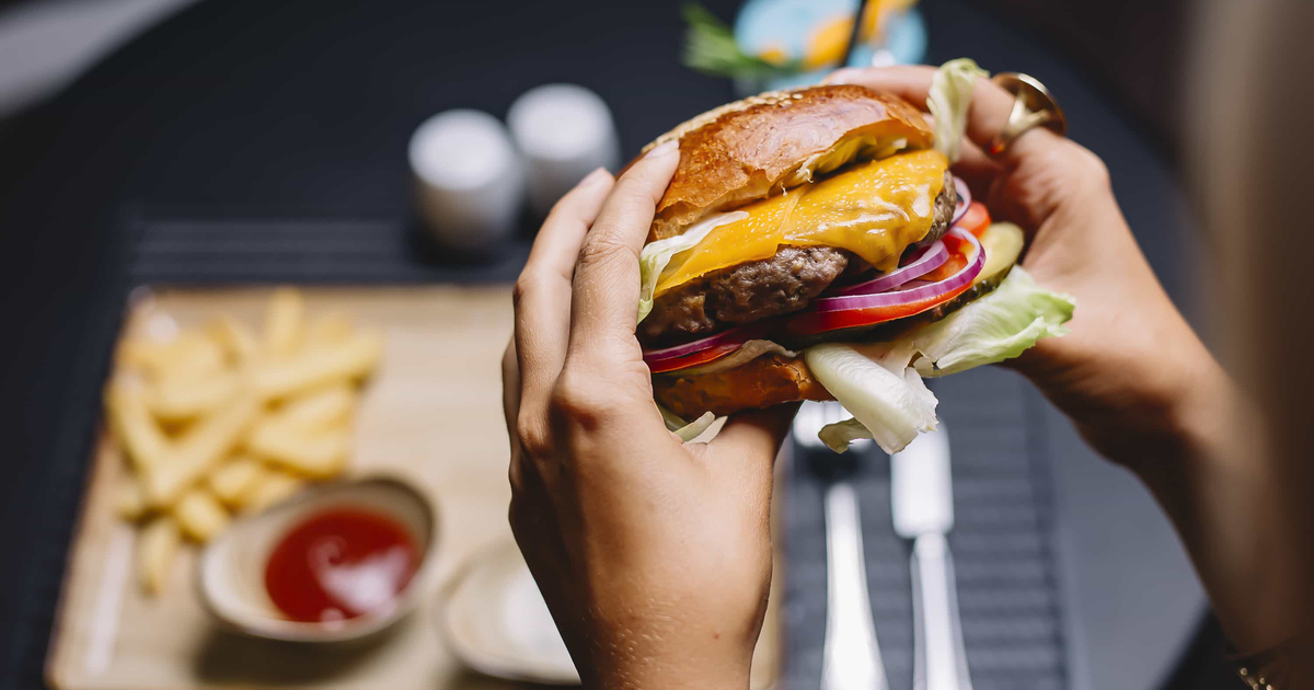 Cheat Meals vs Cheat Days: Benefits and Risks Explained