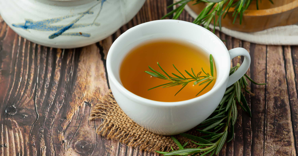 6 Health Benefits and Uses of Rosemary Tea