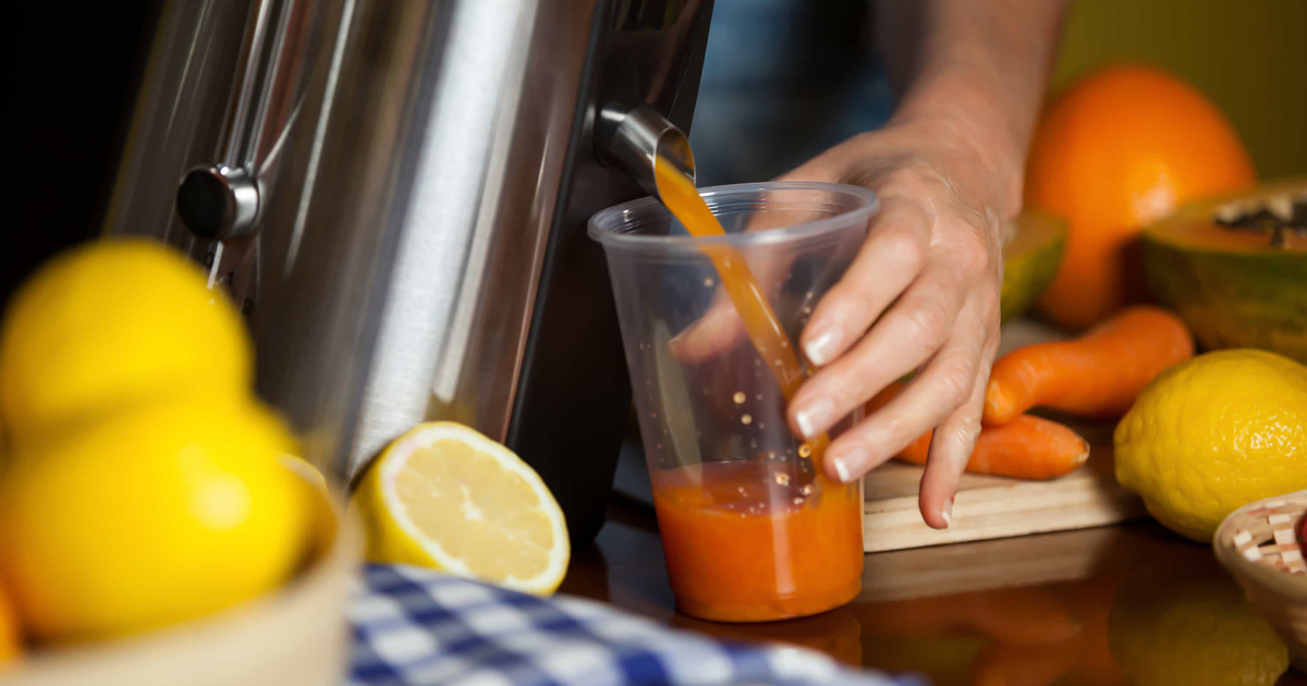 Juicing: Health Benefits and Risks Explained